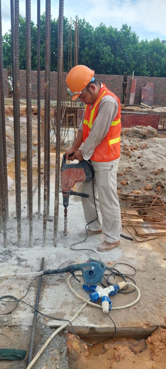 Thi công khoan cấy thép cột D28 bằng keo Ramset Epcon G5 Pro tại dự án Yên Phong, Bắc Ninh